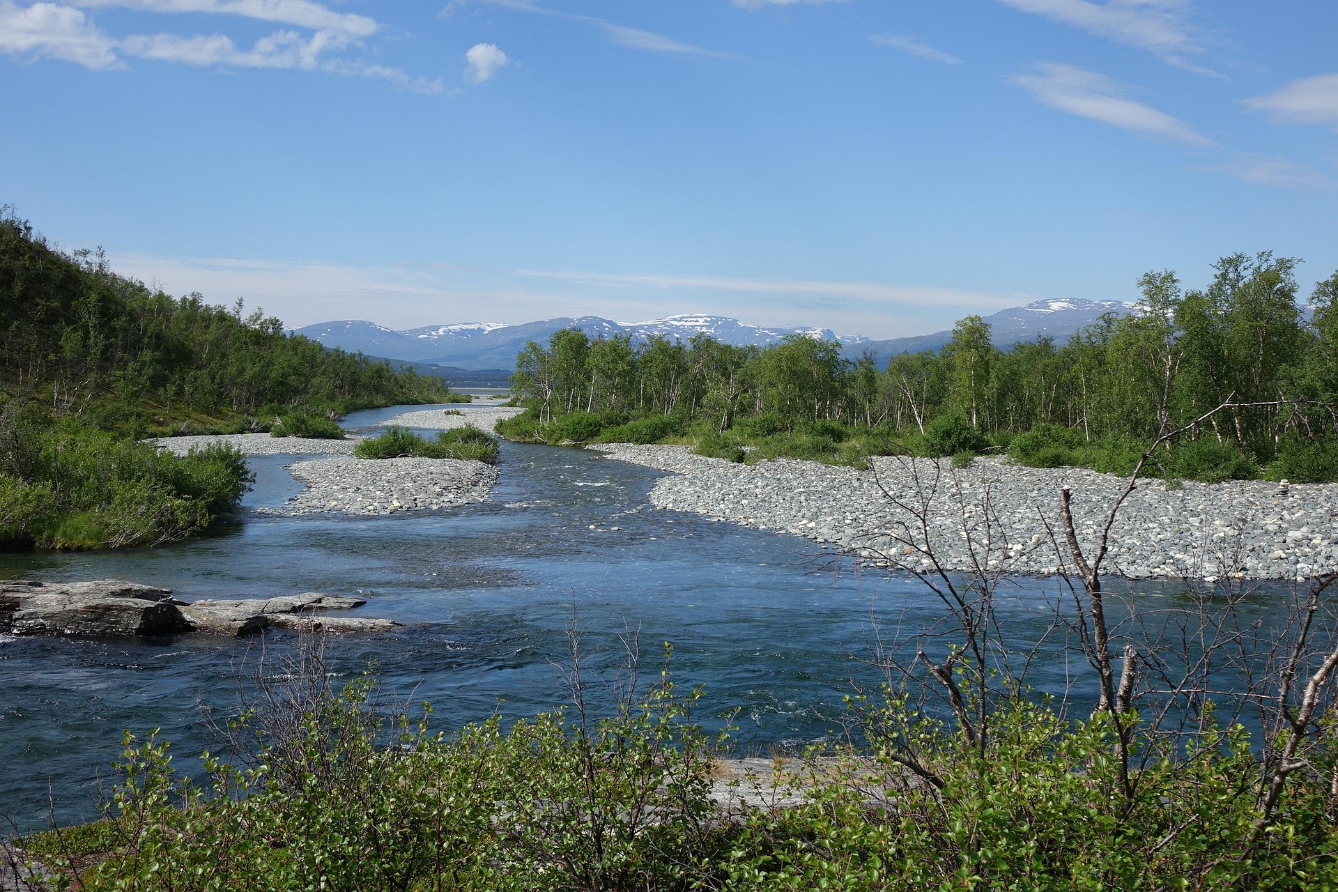Abisko in October 2025: See the Northern Lights, Weather, Tours & Tips